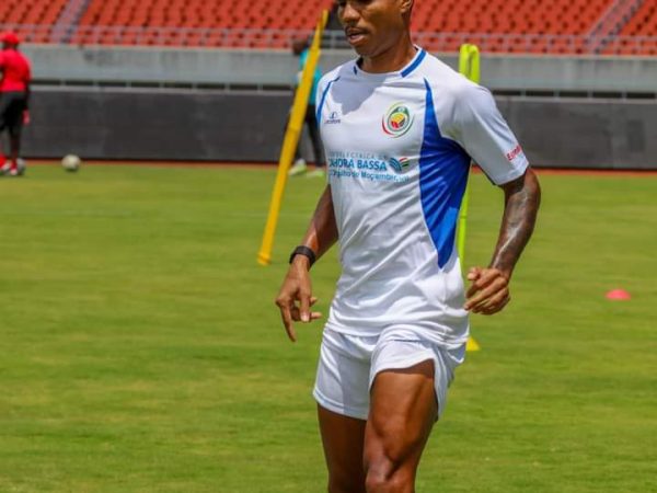 Reinildo Mandava no Radar do Barcelona para Reforçar a Lateral Esquerda ...